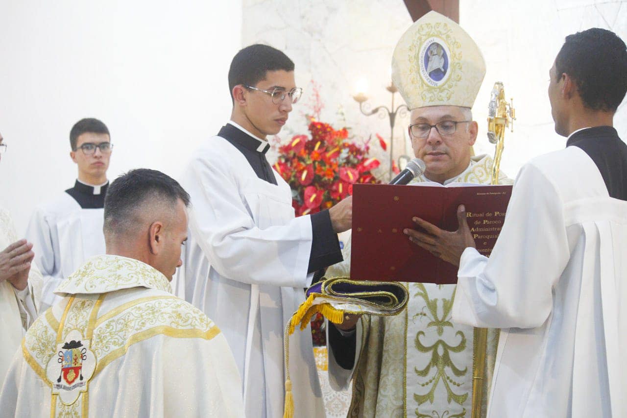 Padre Alex toma posse como Pároco em Areal e assume a coordenação ...